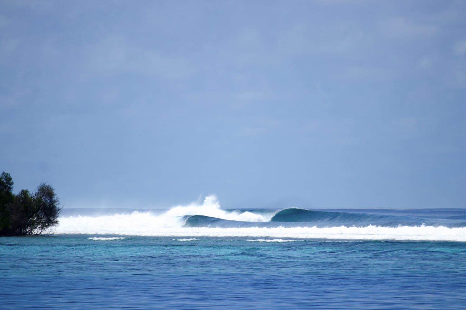 MALDIVES SURF SEASON - BEST TIME TO SURF MALDIVES - Renegade Surf Travel